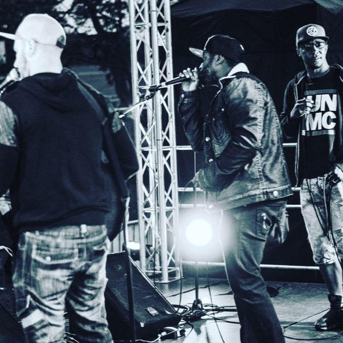 The Drunken Mandem – The Pomfret Arms